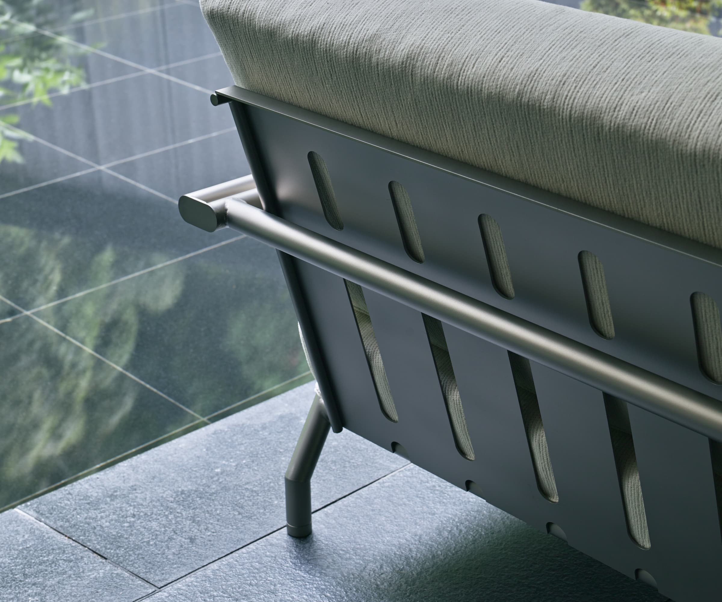 Sofa TITANIUM｜コンセプト